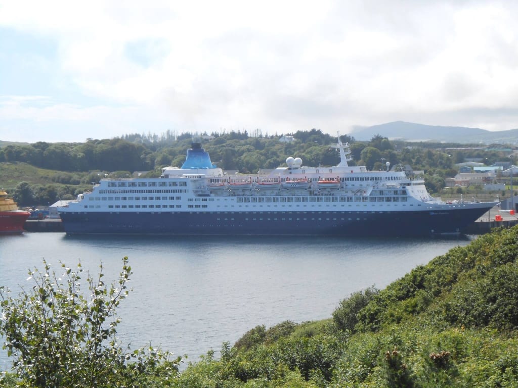 MS Saga Sapphire Cruise Ship Docks in Killybegs Harbour